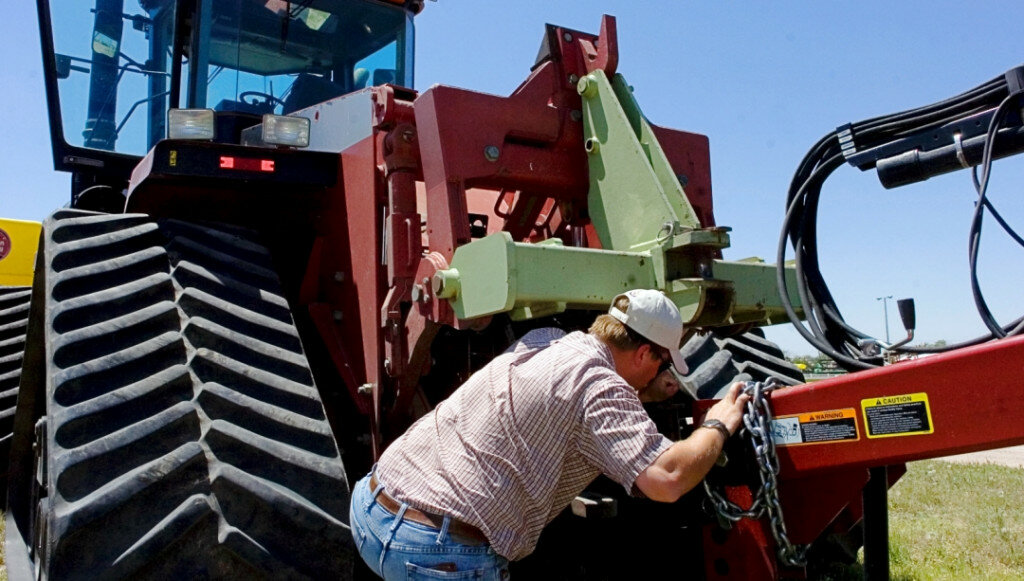 States consider ‘right to repair’ for farming equipment - Brookings ...