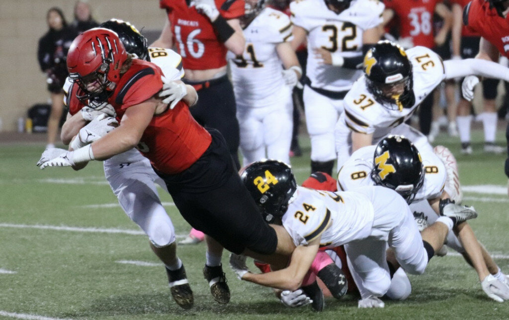 High school football: Eck, Caldron shine in senior night victory for ...