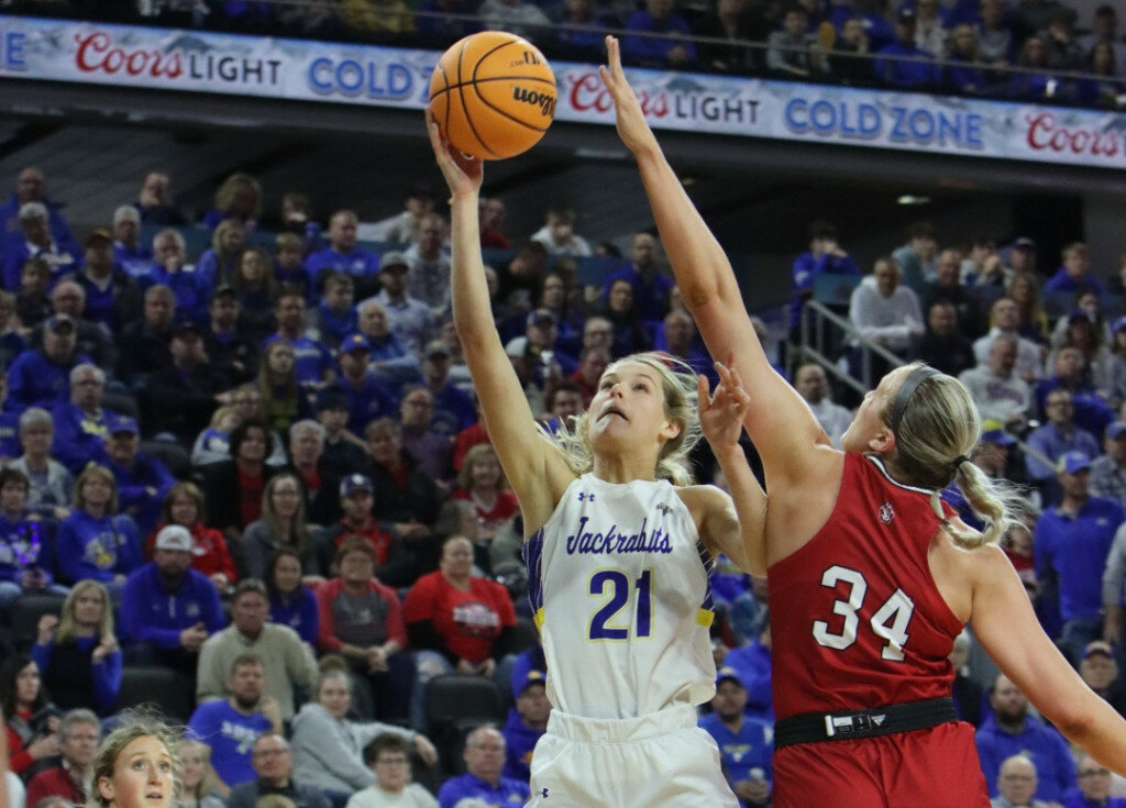 Coyotes shut down Jackrabbit women in championship game - Brookings ...