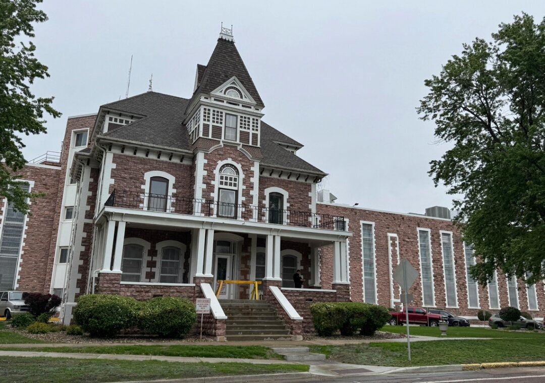 Are all South Dakota prisoners released at the prison sites ...