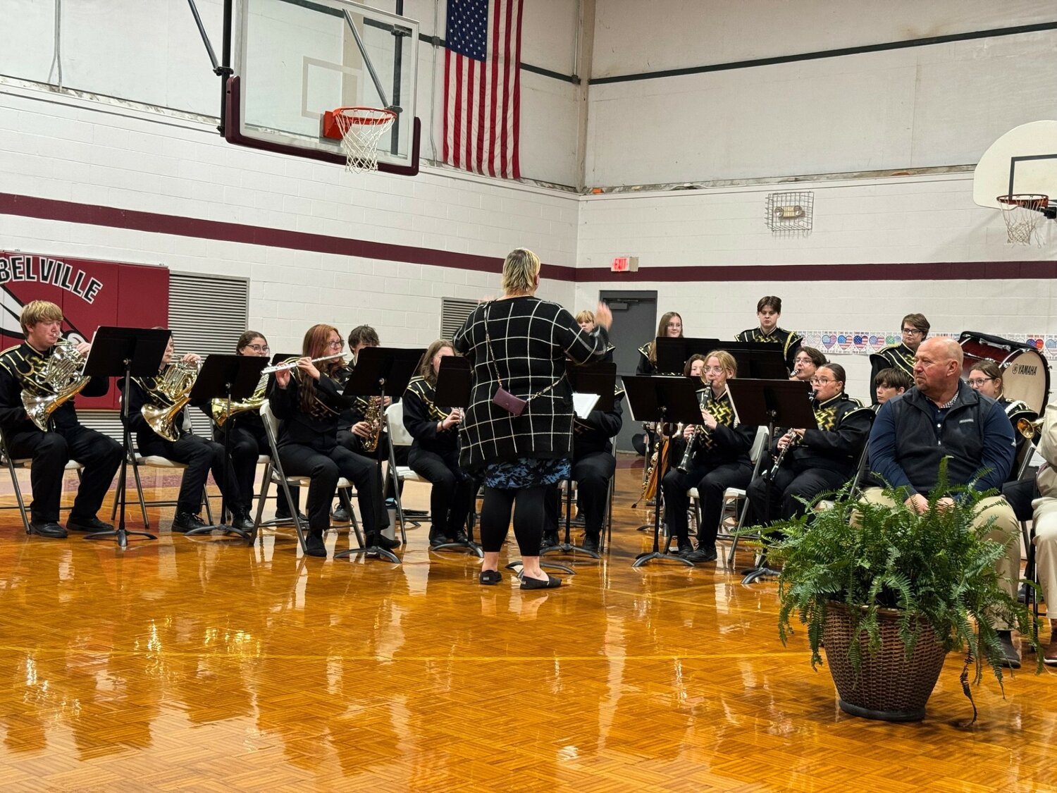 Lobelville Elementary honors Veterans - Buffalo River Review